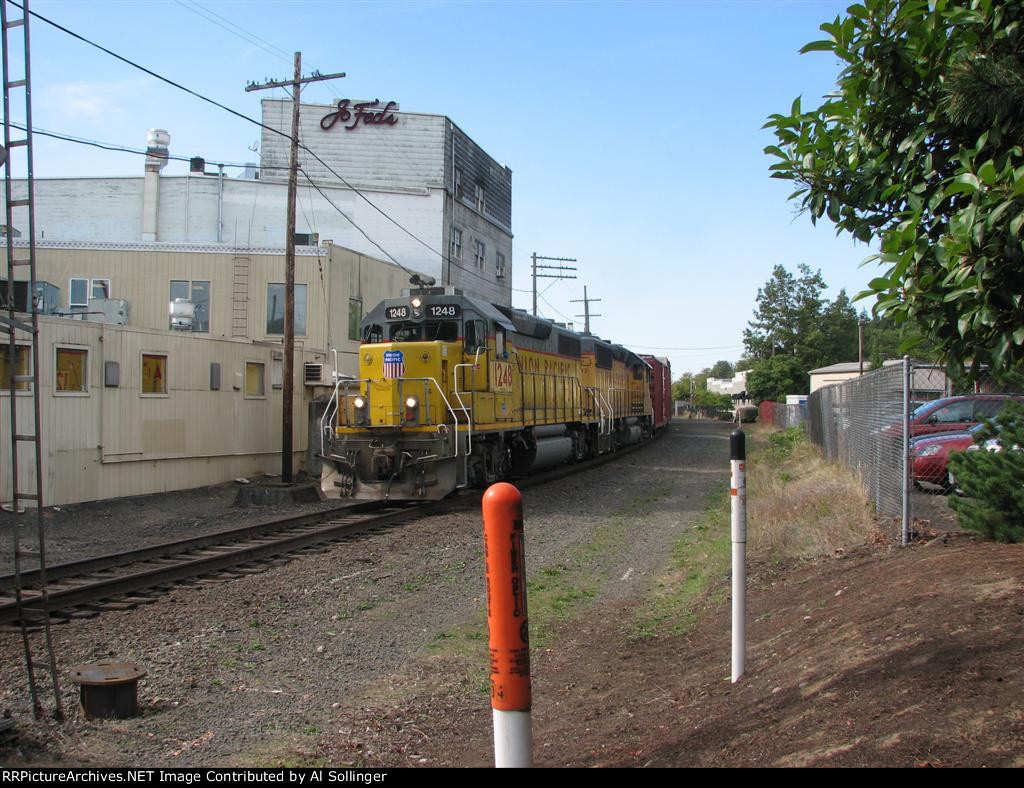 UP 1248 nearing High St. Crossing